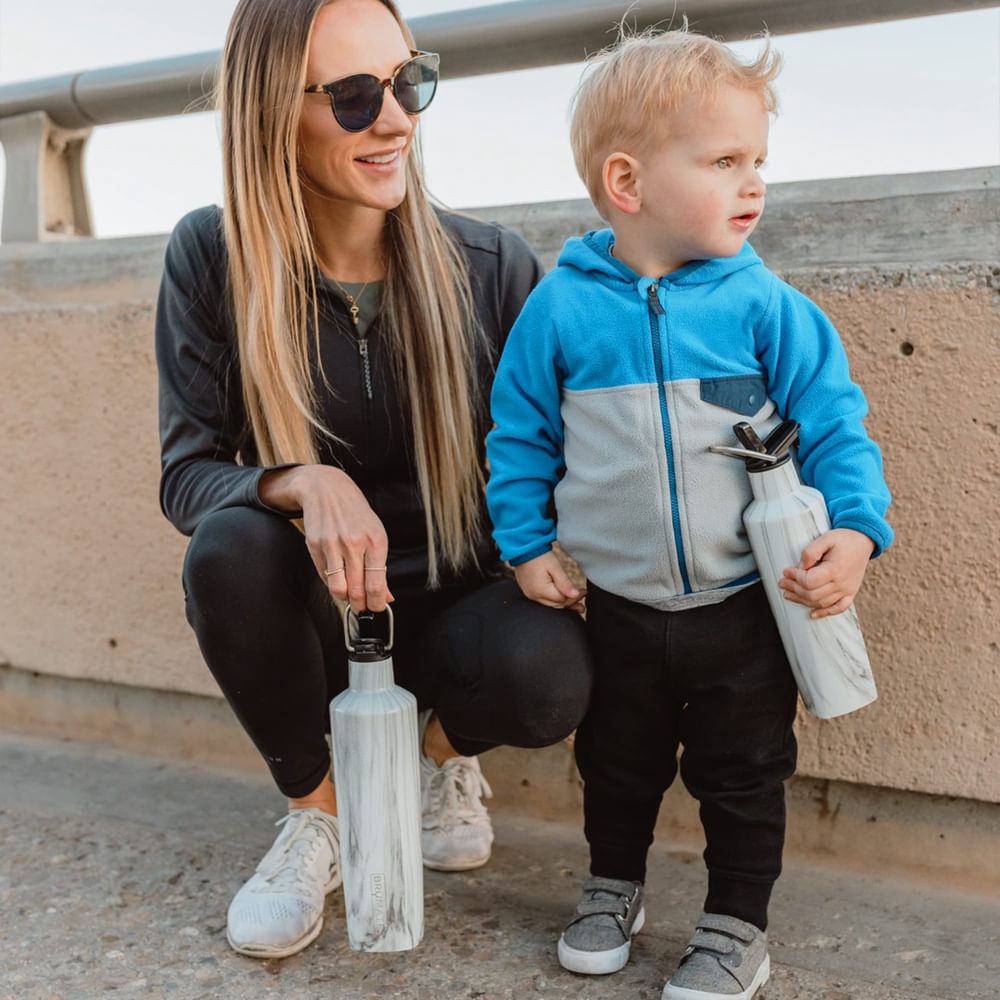 Garrafa de água BrüMate Rehydration Mini Kids 500ml Ice White em ...